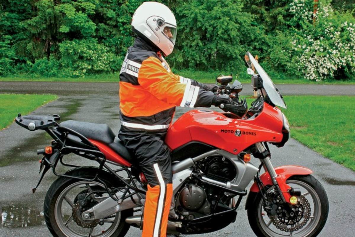 Consejos para elegir el mejor impermeable para andar en moto ...
